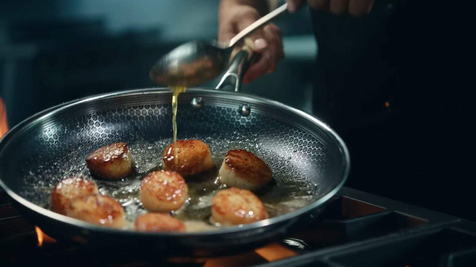 Gordon Ramsay Cookware Review: Is HexClad Worth It? (Tested)