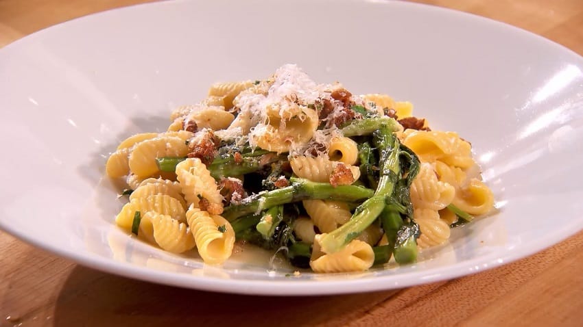 Gordon Ramsay's Guide to Homemade Orecchiette Pasta: Italian Perfection