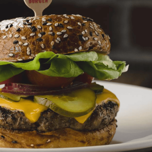 Gordon Ramsay's Ultimate Backyard Burger