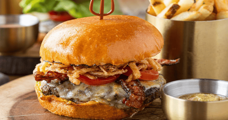 Gordon Ramsay's Ultimate Backyard Burger